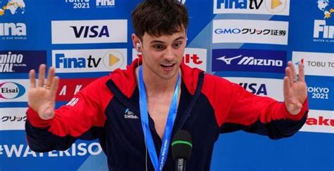 Jo 2024 Champion Olympique De Plongeon Tom Daley Va Vivre Ses