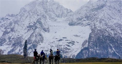 Srinagar Records Seasons Coldest Night So Far