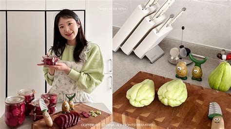 차요테로 피클 만들고 냉털 브런치 해먹기🥒 크리스마스 미니 홈파티 귀여운 주방템 한가득인 초보주부 브이로그 주방살림 Weck 웩 유리용기 모던하우스 그릇