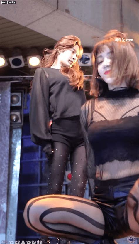 검스의 매력을 발산하는 라니아 후방주의 알린넷 Fashion Style Girl