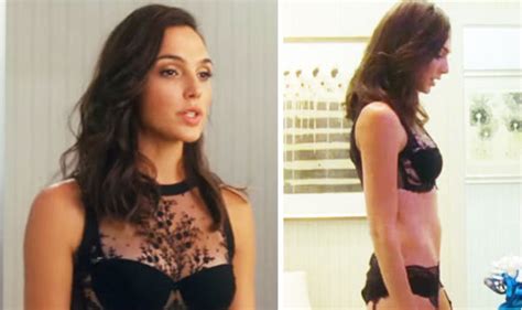 Wonder Woman Gal Gadot Strips In Sexy Keeping Up With The Joneses Clip Films Entertainment