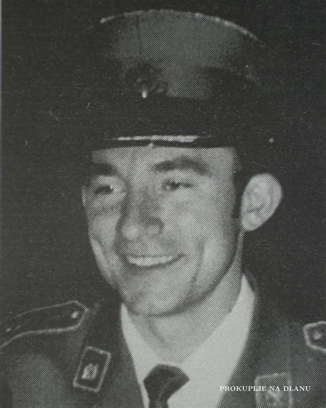 Хероји Србије On Twitter Данас се сећамо поручника Ивице Петковића командира стрељачког вода