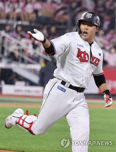 솔로홈런 강백호 따라가자 연합뉴스