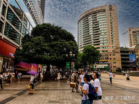 慕名探访重庆解放碑和全国示范步行街解放碑步行街 知乎