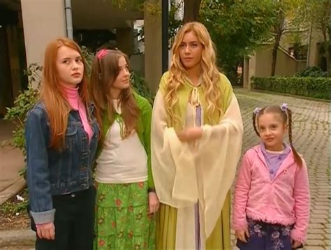 Selena Dizisi Selenadizisi Selena Selin Leyla Nazl European Girls Girl Fashion