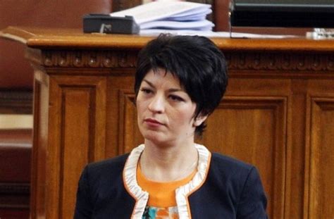 Десислава Атанасова алармира за нов скандал във Фонда за лечение на деца Dariknews Bg