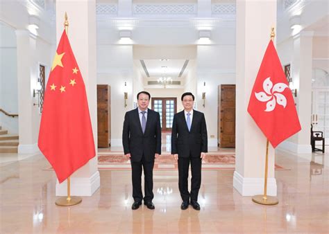 進博會2024李家超抵上海 周二出席進博會開幕式 參與投資香港推介大會 星島日報