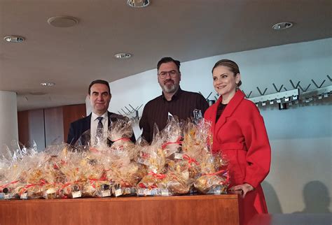 ΣΥΛΛΟΓΟΣ ΥΠΑΛΛΗΛΩΝ ΟΑΕΔ ΚΕΝΤΡΙΚΗΣ ΚΑΙ ΔΥΤΙΚΗΣ ΜΑΚΕΔΟΝΙΑΣ ΠΡΑΓΜΑΤΟΠΟΙΗΘΗΚΕ Η ΧΡΙΣΤΟΥΓΕΝΝΙΑΤΙΚΗ