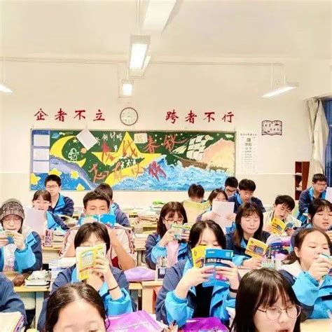学生为主体 充实紧张令人记忆深刻的的高三时光