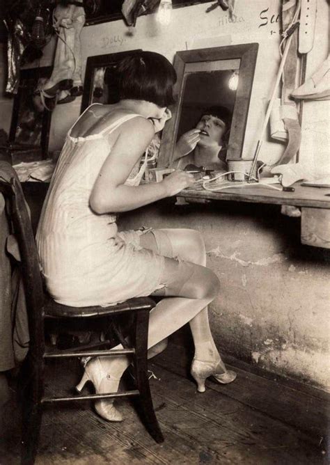 25 Glamorous Makeup Photos Of Young Beauties In The 1920s ~ Vintage