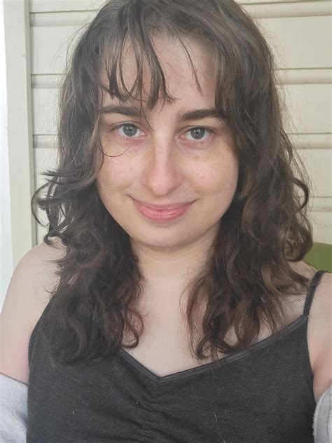 My Friend Says I Look Cute Without Makeup Im Trying To Work On My