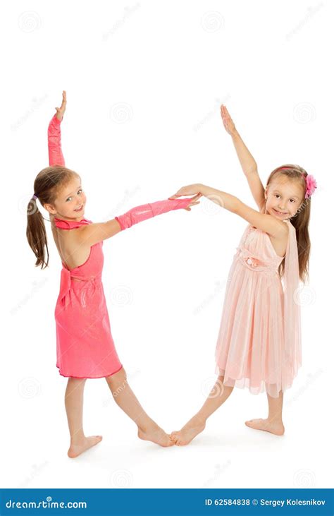 Filles Retenant Des Mains Photo Stock Image Du Danseur 62584838