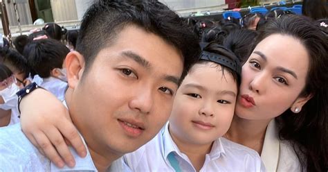 Nhật Kim Anh không đăng ảnh chồng nhưng dân mạng cũng đoán được phần nào mối quan hệ hiện tại