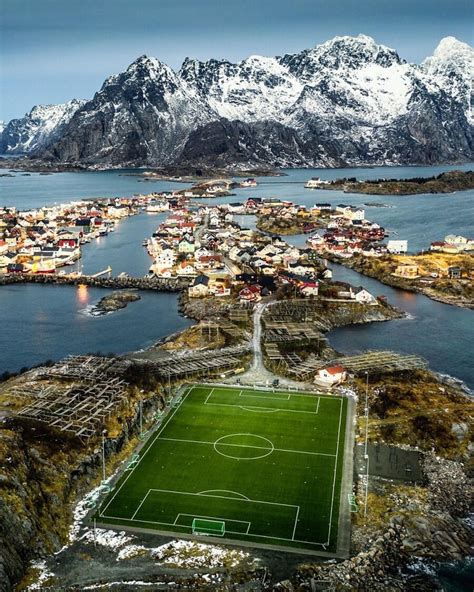 노르웨이의 어느 축구장 Mlbpark