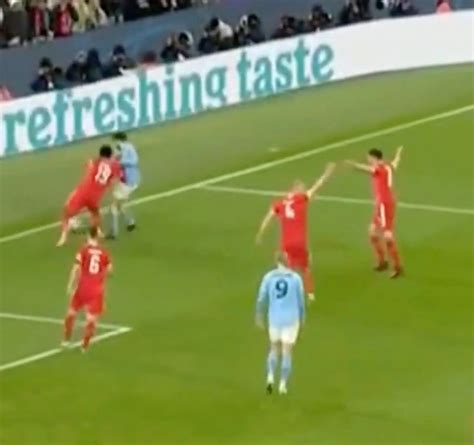 Filmé Bernardo Silva Une Cible Du Barça Détruit Le Meilleur Arrière