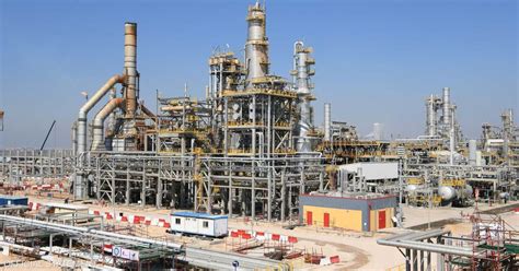 موجات الحر وتراجع الاستكشافات تضعفان سوق الغاز في مصر