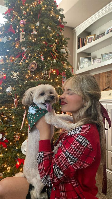 Sabrina Carpenter In Short Christmas Skirt Photos The Fappening