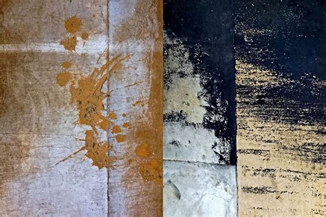 崩れた土壁のアート GANREF