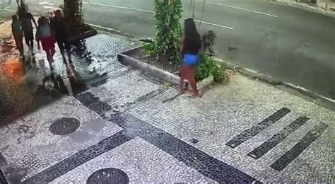 Fofoquei On Twitter Parece Piada Mulher Rouba Celular De Pedestre