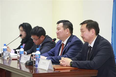 УИХ ын гишүүн Л Мөнхбаатар Архивын ерөнхий газарт ажиллалаа