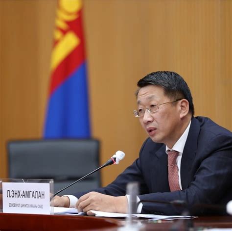 Багш нарын цалинг 30 хувиар нэмэгдүүлсэн Багш нар сард 1 050 000 2 800 000 төгрөгт хүрсэн