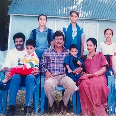 తమ్ముడు తో కలిసి రెబల్ స్టార్ కృష్ణం రాజు అరుదైన ఫోటోలు Tv9 Telugu