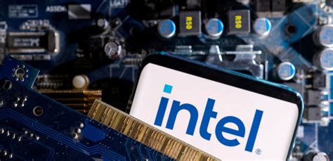 ثورة الذكاء الاصطناعي إنتل تكشف عن رقائق جديدة
