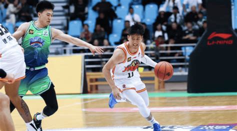 手感不错！姜伟泽全场出战30分钟，10中6得到17分1板4助攻