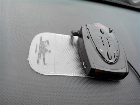 Коврик липун — Hyundai Solaris (1G), 1,6 л, 2013 года | аксессуары | DRIVE2