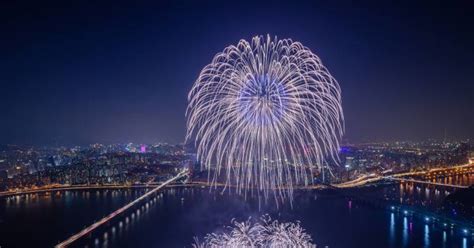 3년만의 여의도 불꽃축제 대중교통 이용하세요