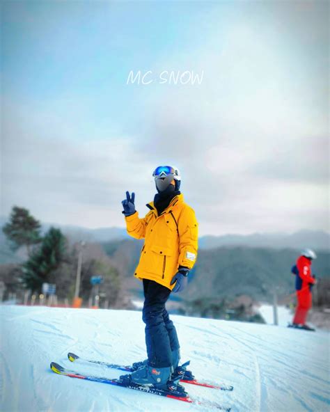 Mc Leisure 틴구들아 이거 며칠 전에 나 스키 배울 때 우리 강사님이 찍어주신 ㅅㅏ진이닷😍