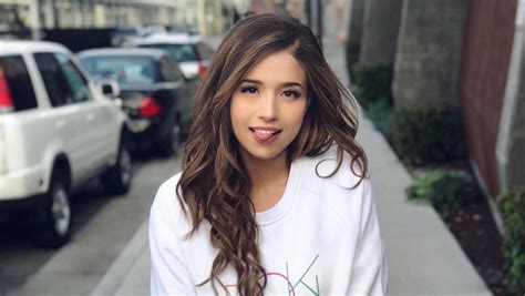 Pokimane Has Set A Maximum Donation Limit Twitch Is Upside Down The Courier