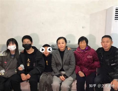 跨越14年的全家福孙悦挎着卓卓胳膊哥俩穿兄弟装爷爷缺席 知乎