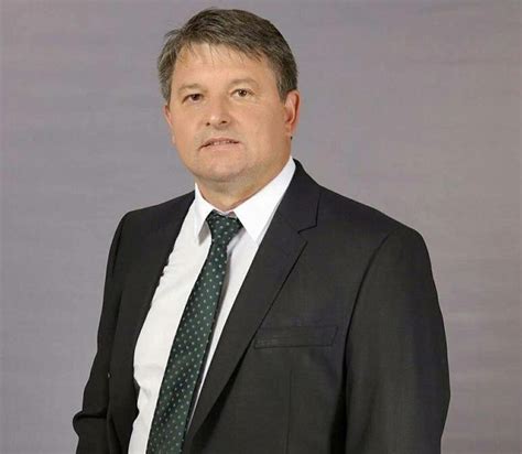 Кметът на Чипровци Пламен Петков осигури предпазни маски за социално слаби хора