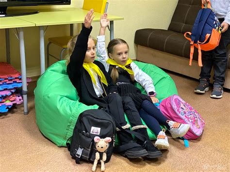 Як вчаться київські учні під час тривог фоторепортаж зі школи під час сирени Вечірній Київ