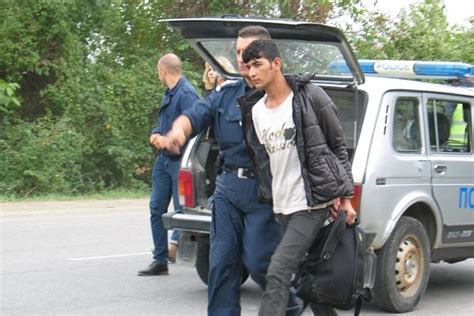 168 часа Участват ли турските служби в каналите за бежанци към България