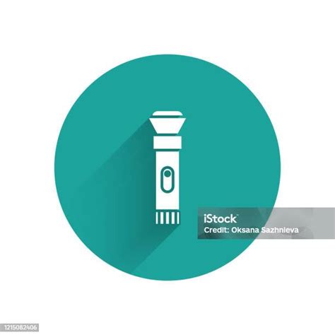 긴 그림자로 격리 된 흰색 손전등 아이콘 녹색 원 버튼입니다 벡터 일러스트레이션 Led 조명에 대한 스톡 벡터 아트 및 기타 이미지 Led 조명 검색 관광 Istock