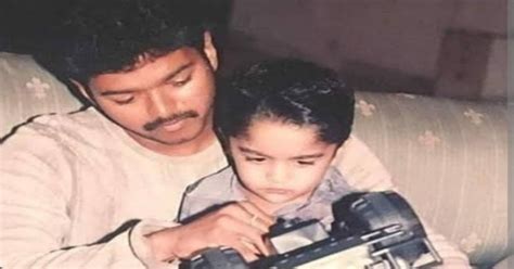 விஜய் கையில் இருக்கும் இந்த குட்டி குழந்தை யார் தெரியுமா Tamil Spark