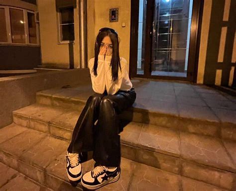 Create Meme Girl People Fashionable Poses Pictures Meme