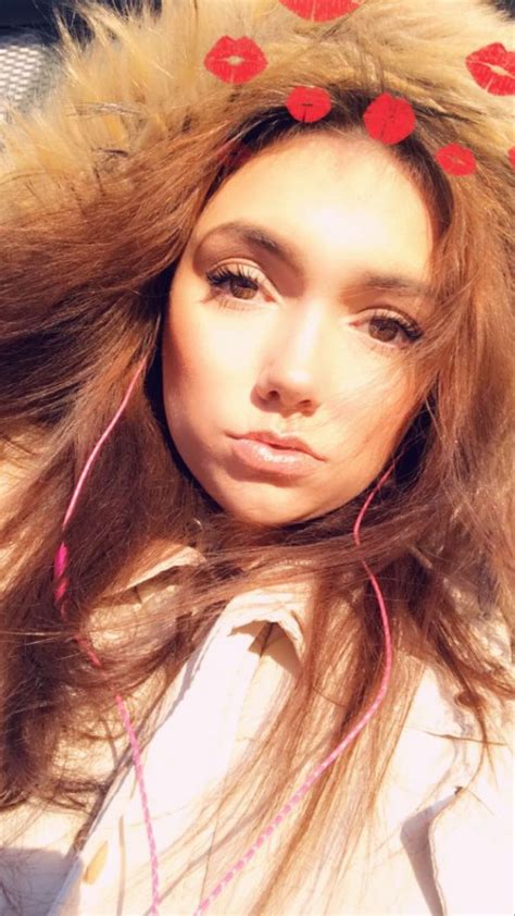 Brunette Me Girl Selfie Brunette Selfie Girl Selfies