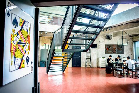 华人夫妻清迈开民宿，因为秀恩爱走红，游客羡慕：别人的老公！