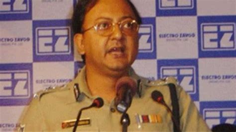 Ec Appoints Sanjay Mukherjee As New Dgp Of West Bengal Removes Vivek Sahay Within 24 Hours Ec