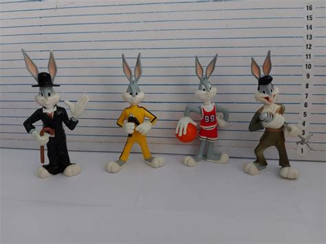 賓尼兔8隻一套 興趣及遊戲 收藏品及紀念品 古董收藏 Carousell