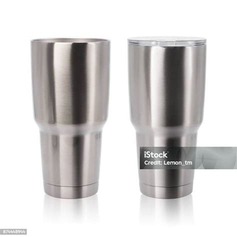 흰색 배경에 고립 된 강철 낯 짝입니다 온도 유지 하기 위한 큰 물 병입니다 디자인에 대 한 큰 스테인리스 컵입니다 클리핑 패스