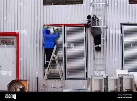 Installing Window Blinds Hi Res Stock Photography And Images Alamy