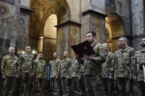 Випуск військових капеланів у стінах Святої Софії тримаємо стрій і духовну броню разом
