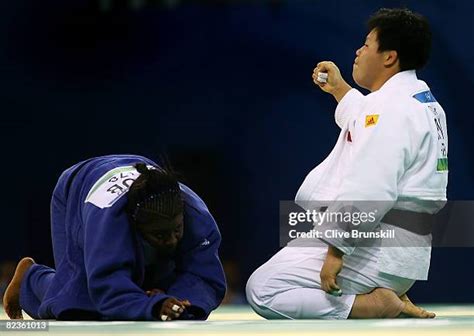 Tong Wen Photos And Premium High Res Pictures Getty Images