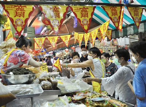 ถือศีลกินเจเยาวราชคึกคัก ชาวไทยเชื้อสายจีนหาซื้ออาหารเจ