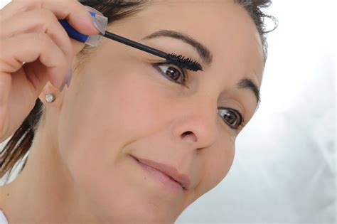 How To Apply Makeup For 50 Year Old Woman At Velma Huffman Blog