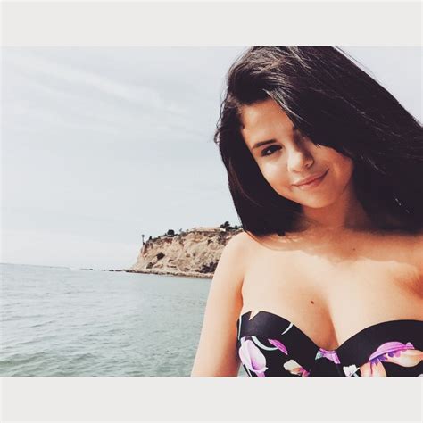 Selena Gomez Pudgy Face Bikini Of The Day Drunkenstepfather Com